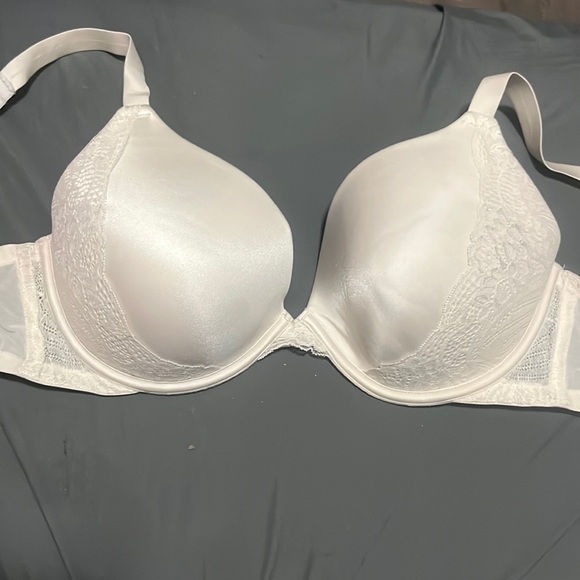 Ambrielle | Intimates & Sleepwear | Off White Bra | Poshmark